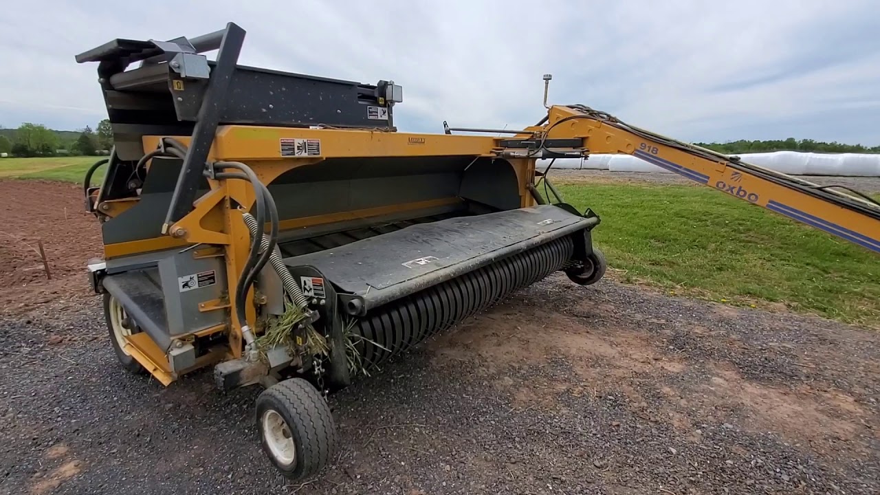 Oxbo 918 Merger, let's get ready for chopping - YouTube