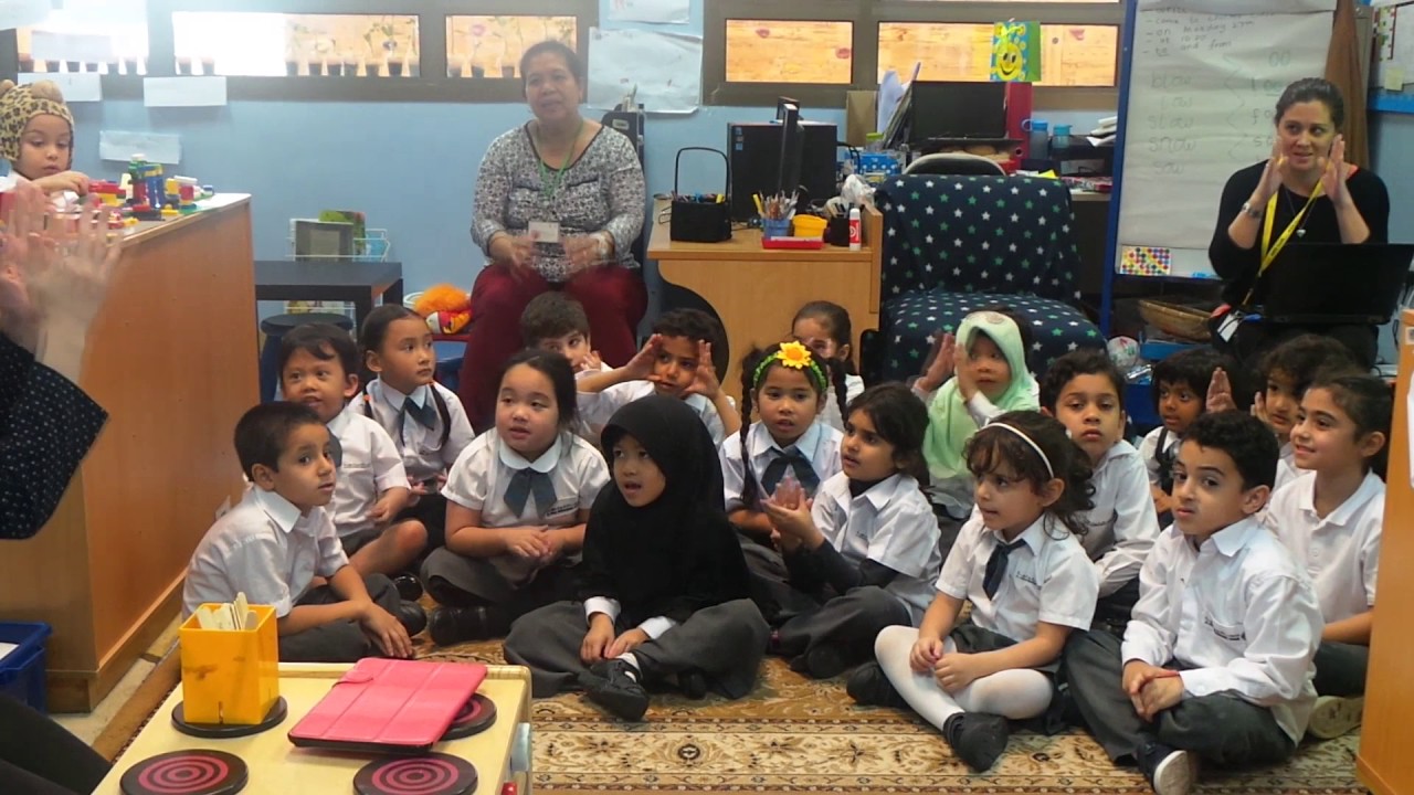 AKIS Qatar - Foundation Stage _ Stay & Play (Hillary Turnip) - YouTube