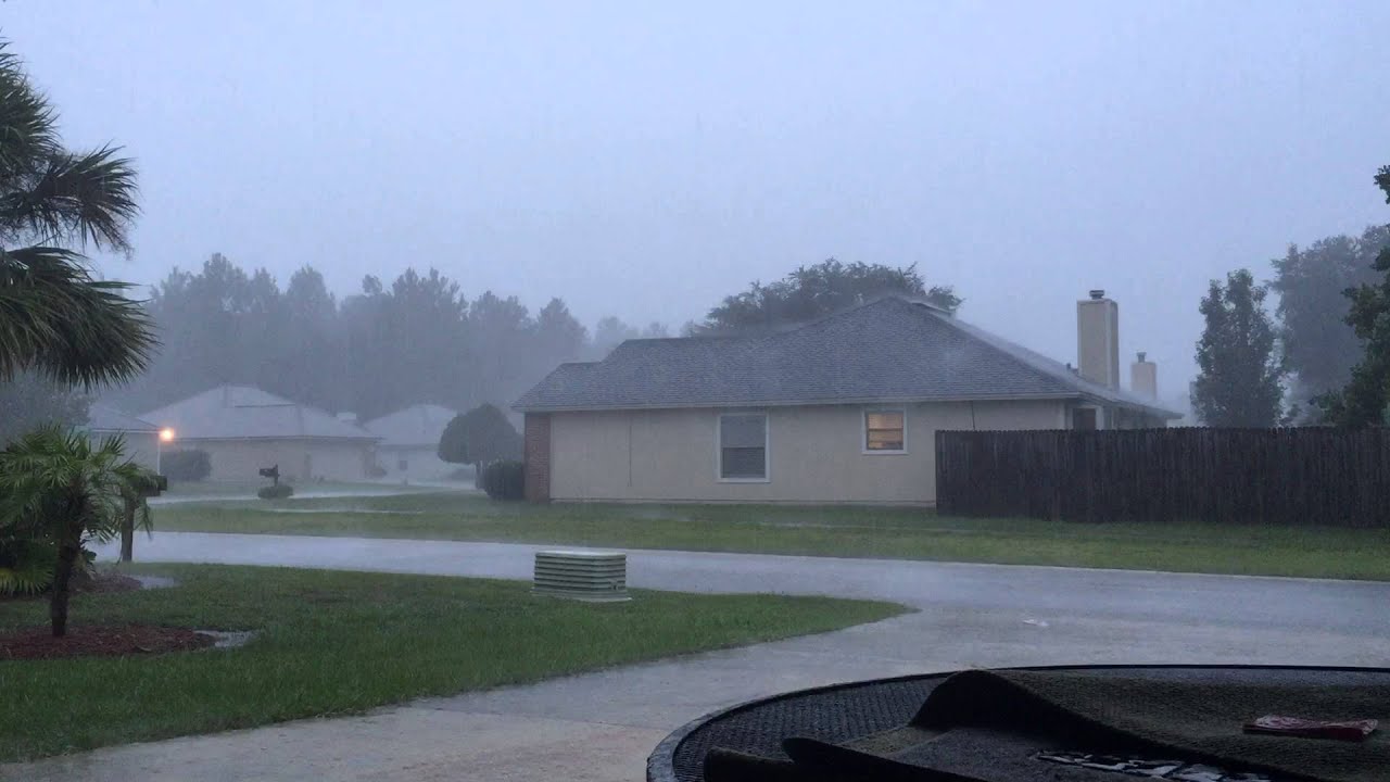 Moderate Thunderstorm coming through - YouTube