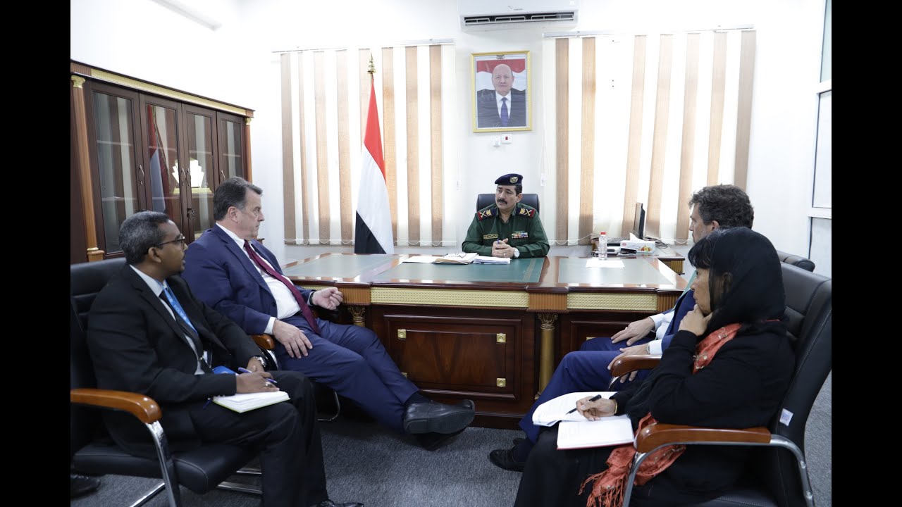 وزير الداخلية يستقبل المنسق المقيم للأمم المتحدة للشؤون الإنسانية في