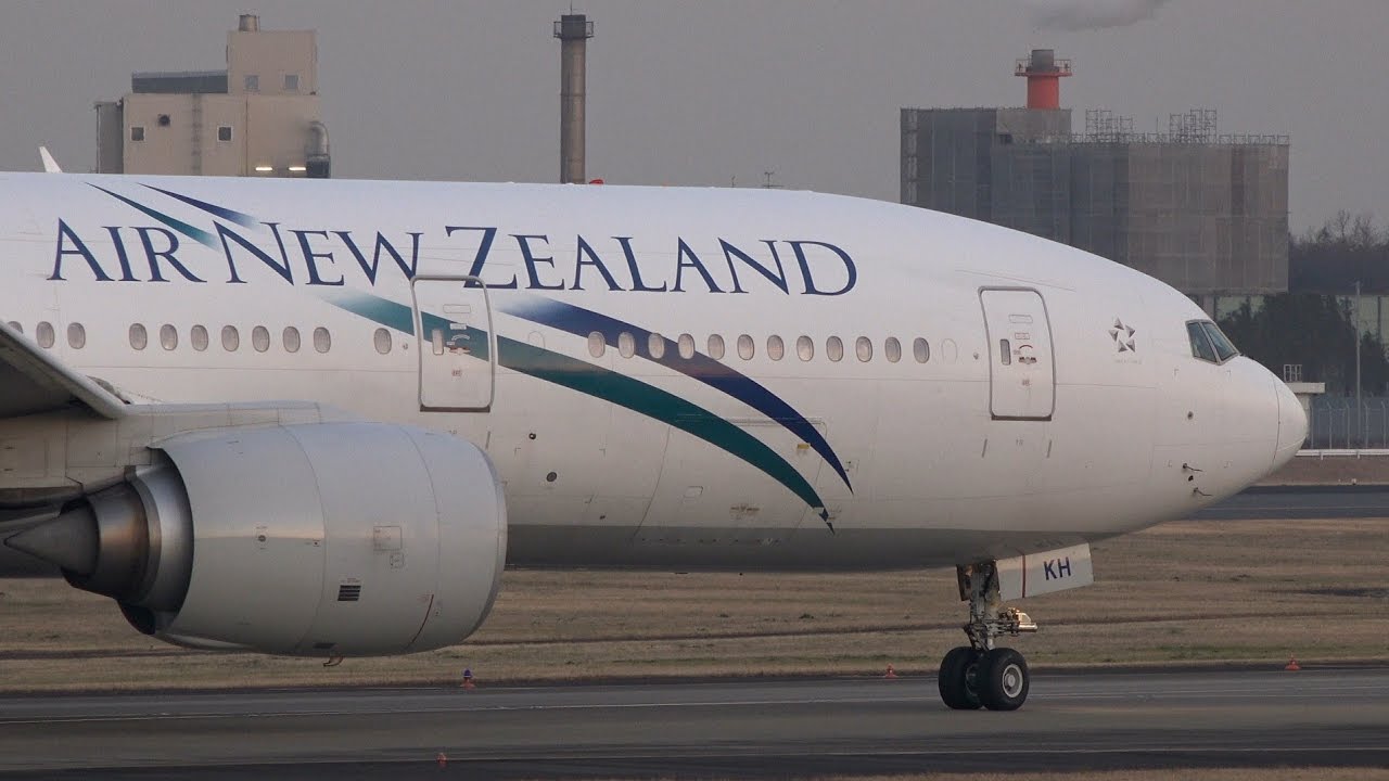 Air New Zealand Boeing 777-200ER ZK-OKH Landing at NRT 34R - YouTube