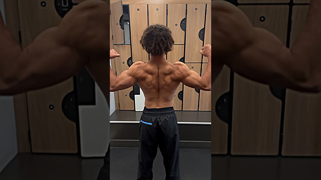 Craziest back transformation 😱💪🏽 #motivation #gym - YouTube