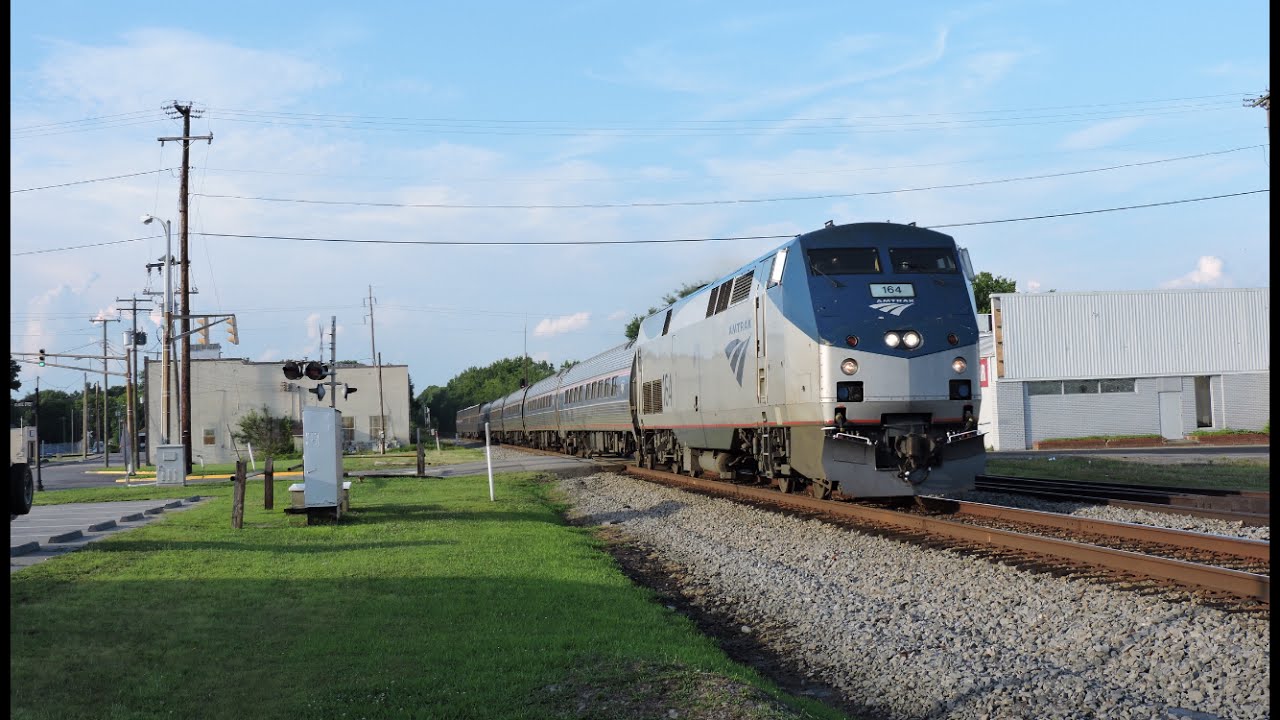 FAST Amtrak 91 Silver Star Flies Through Emporia VA - YouTube