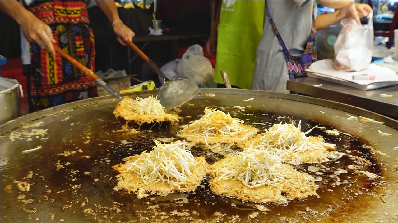 Crispy fried Mussel pancake Bangkok street food Thailand - Asian street ...