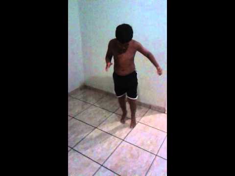 Esse mlk dança muito