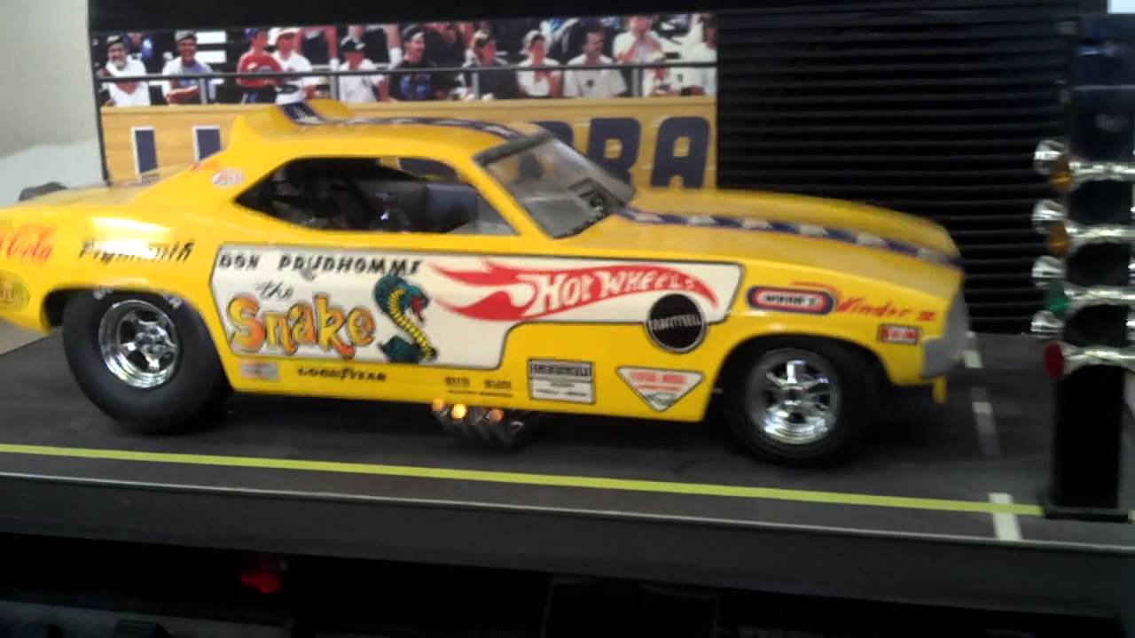 The Snake DieCast - YouTube