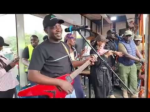 Auui!Waithaka Wa Jane Kugurukia Andu A Naivasha Akiina Mugithi