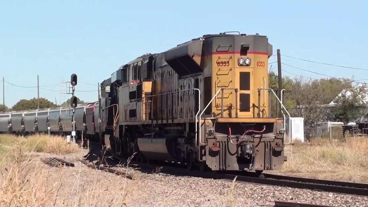 Railfanning Fort Worth Texas BNSF UP FWWR Texas 10/18/17 - YouTube