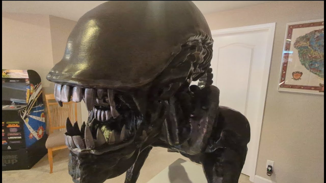Custom built Alien xenomorph crouching build full size - YouTube