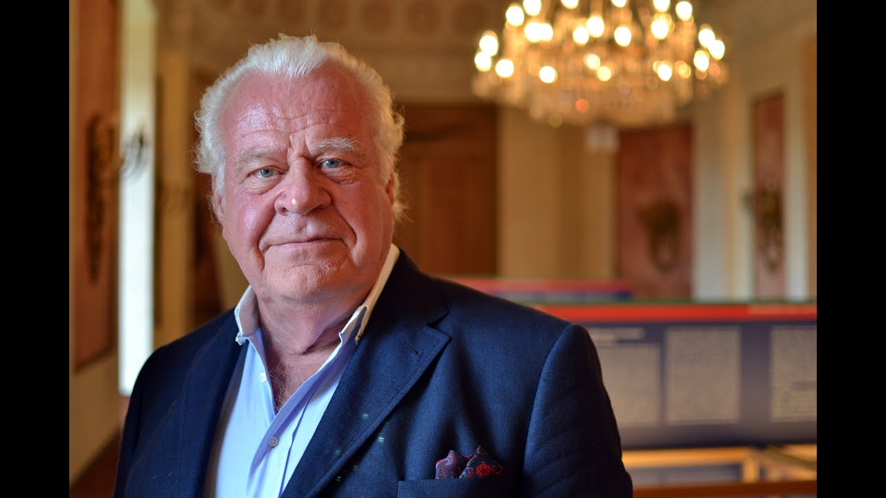 Prinz Michael besucht die Ausstellung »Der weimarische Hausorden« - YouTube