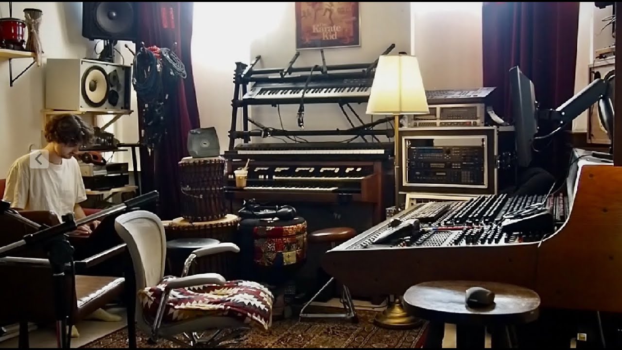 making beats & soul samples in our studio - new old stock - YouTube