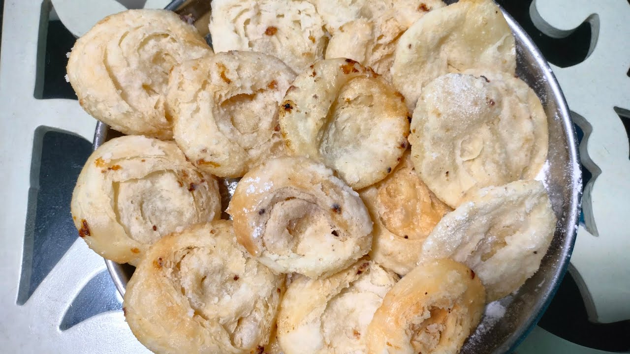 Sweet Mathri Recipe ll मीठी मठरी रेसिपी ll Very tasty and easy to Cook ...