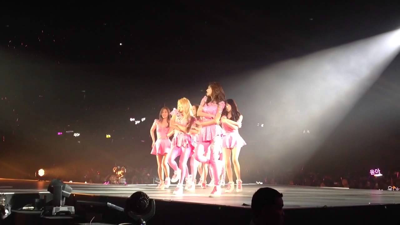 140215 - Dancing Queen @ Girls Generation World Tour -Girls - YouTube