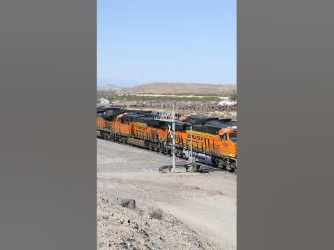 BNSF 7306 & BNSF 6908 MEET MP 10.6 CAJON SUB 5-2-2022 - YouTube