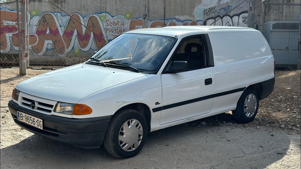 Part 1. Restoring a Opel Astra "F" van by Albert cars - YouTube