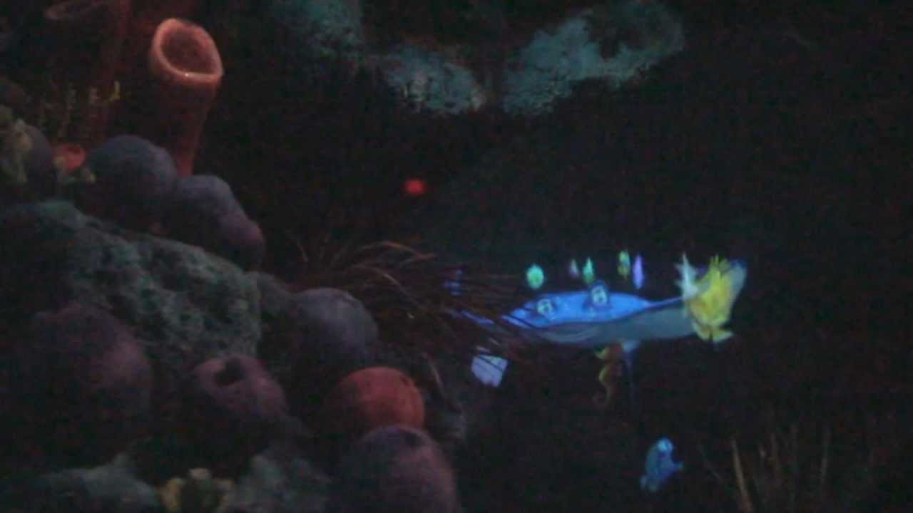 Disneyland's Finding Nemo Submarine Voyage - YouTube