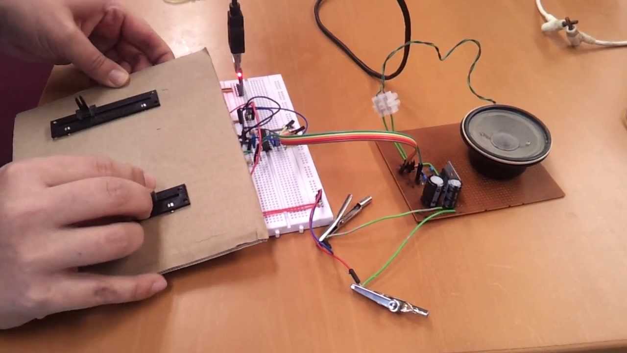 NE555 Synthesizer mit Audioverstärker - YouTube