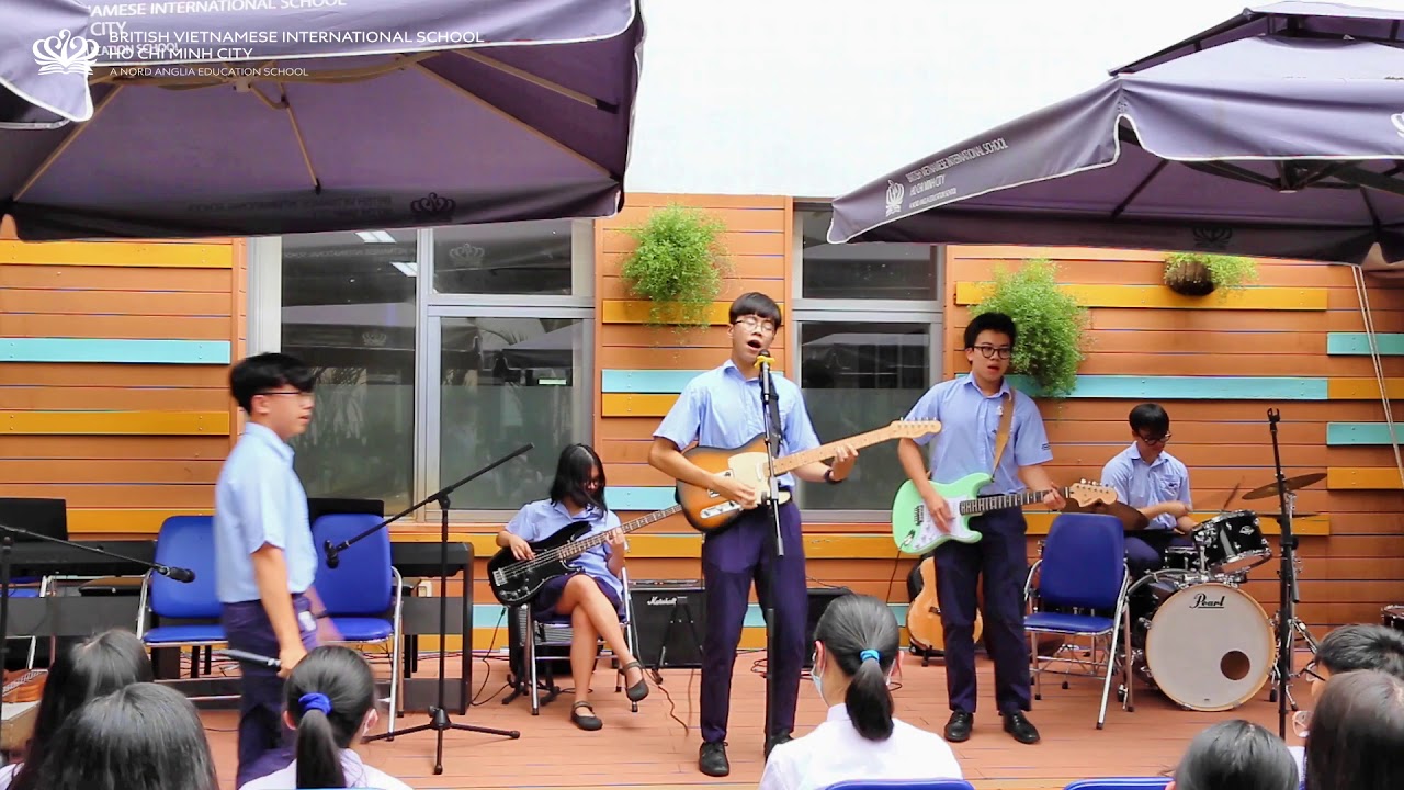 BVIS HCMC | Live Lunch #1 2020-2021 | Cho Toi Lang Thang - YouTube