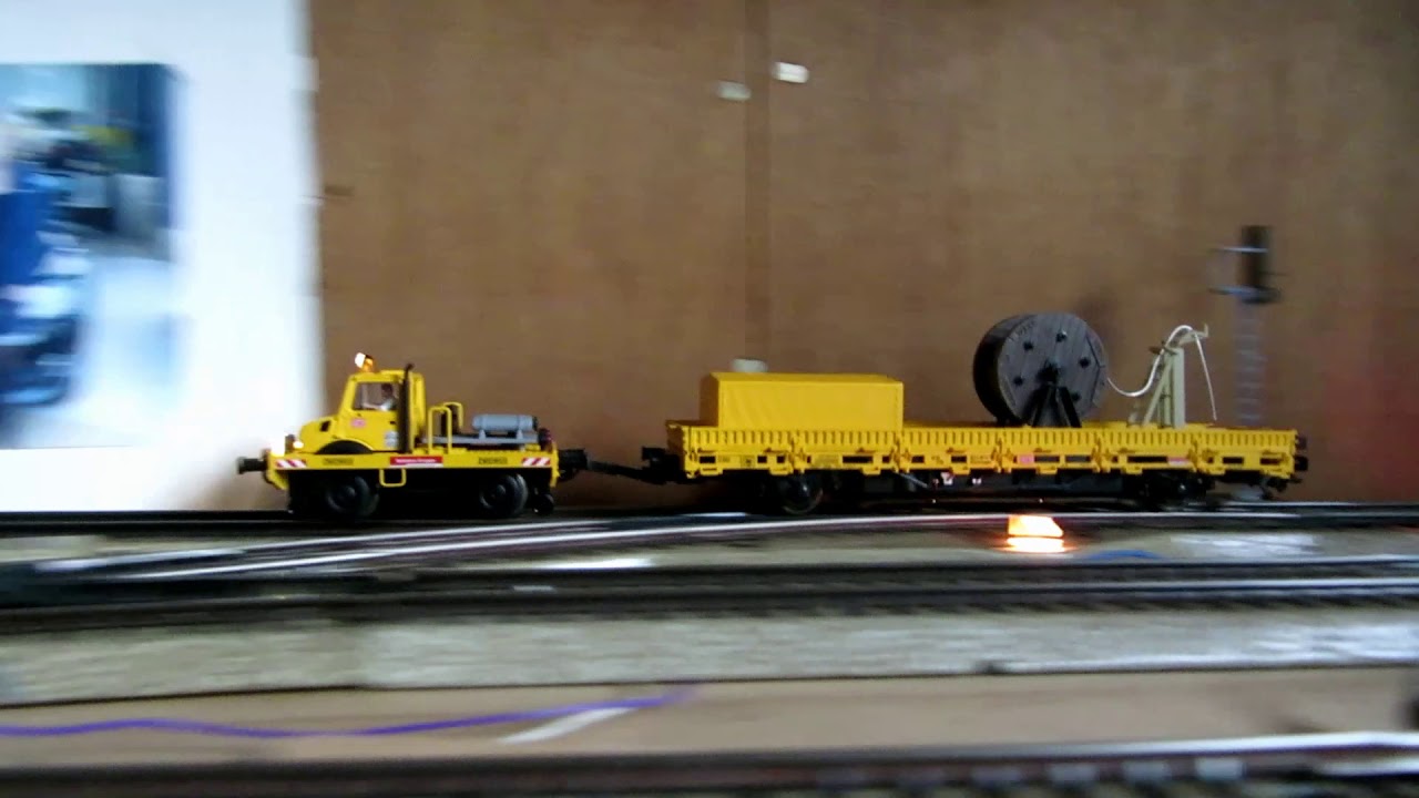 39940 Marklin Unimog Catenary Maintenance Locomotive - YouTube