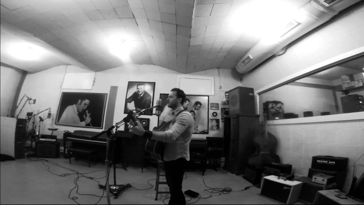 Sun Studio- Stuart Ward Performs In Dreams By Roy Orbison - YouTube