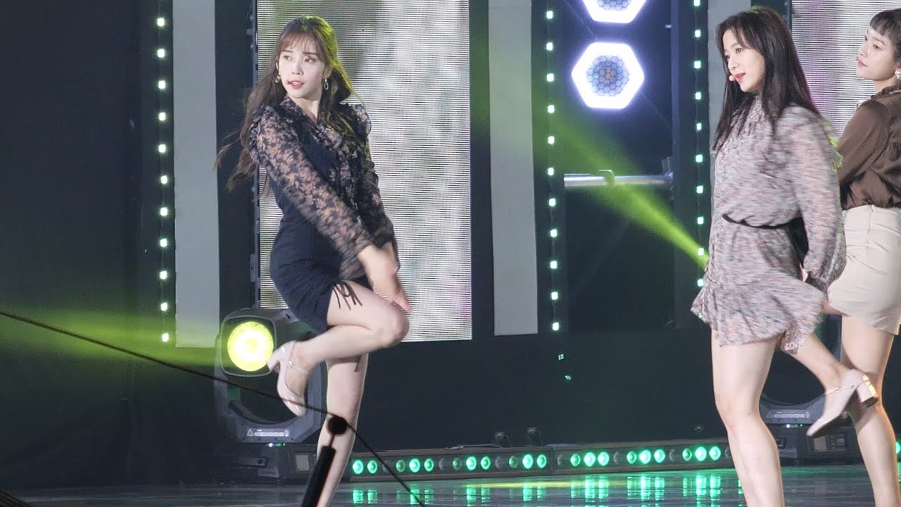 에이프릴 APRIL : 봄의나라이야기 April Story : 윤채경 Chae Kyung 직캠 fancam : 광화문광장 ...