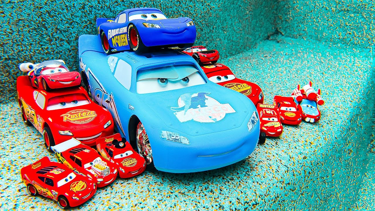 Disney Pixar Cars falling into deep pool, Lightning McQueen, Tow Mater ...
