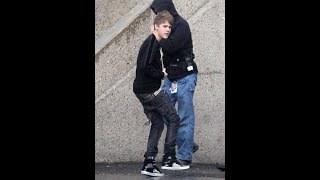 Rapper Drake Sagging