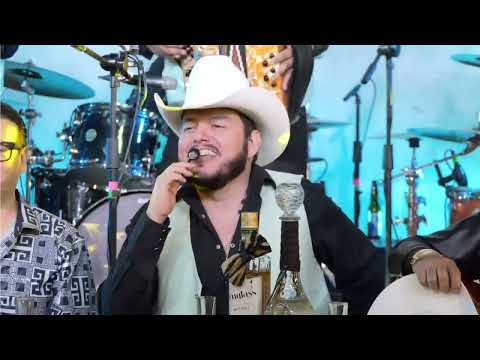 Lalo Mora Jr, Carlos y José Jr y Cadete 3ero en Zagar desde el bar. (puras canciones) 