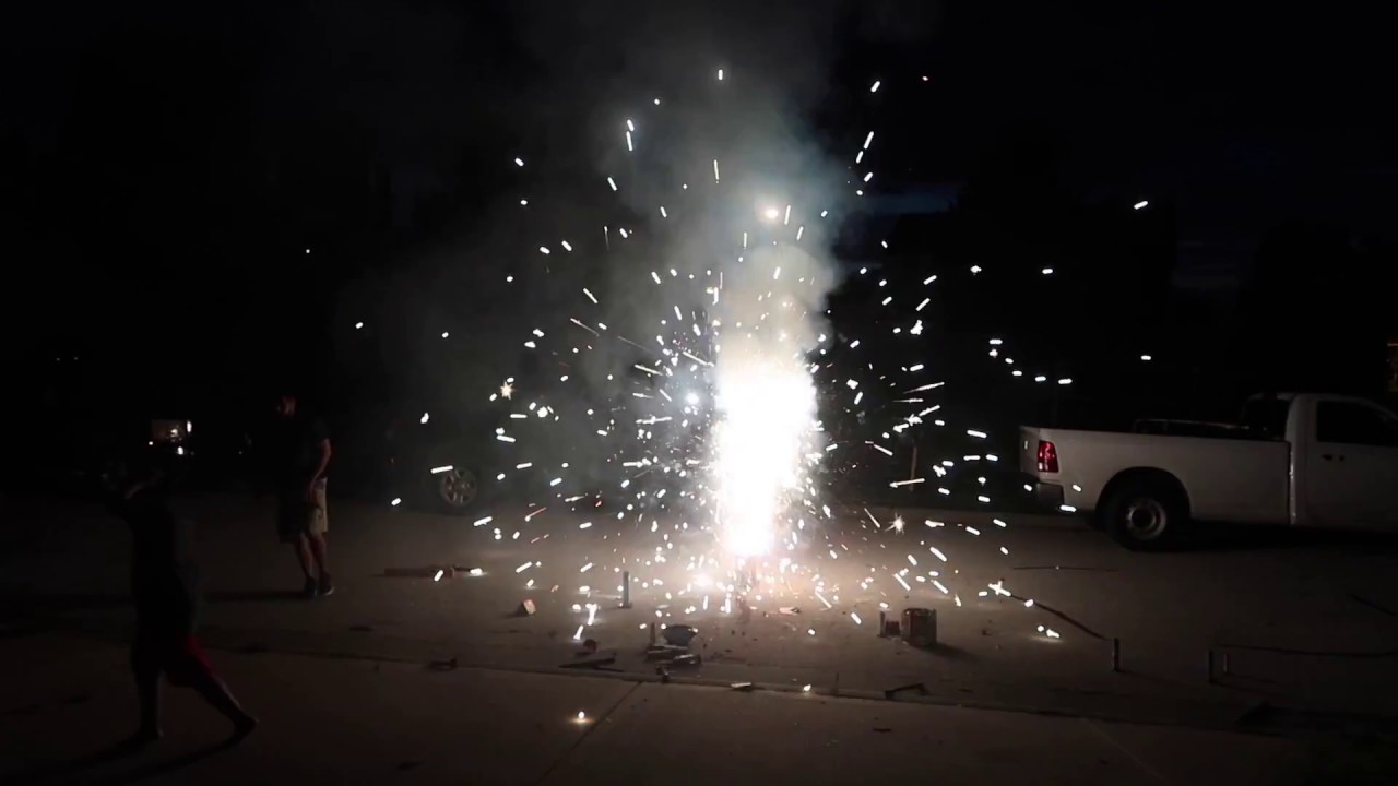Liam and alexa's 4th of july fireworks 2017 - YouTube