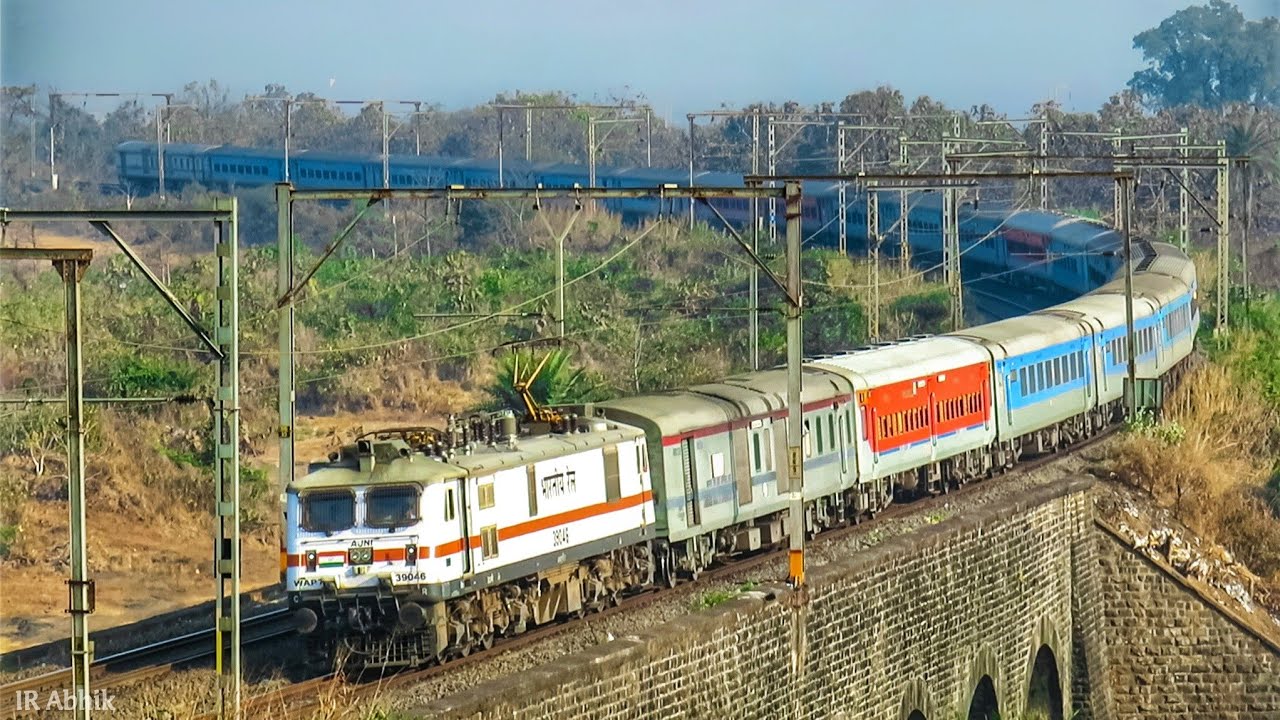 Curving Train at Asangaon Manmad - Mumbai Panchavati Express thoroughly ...