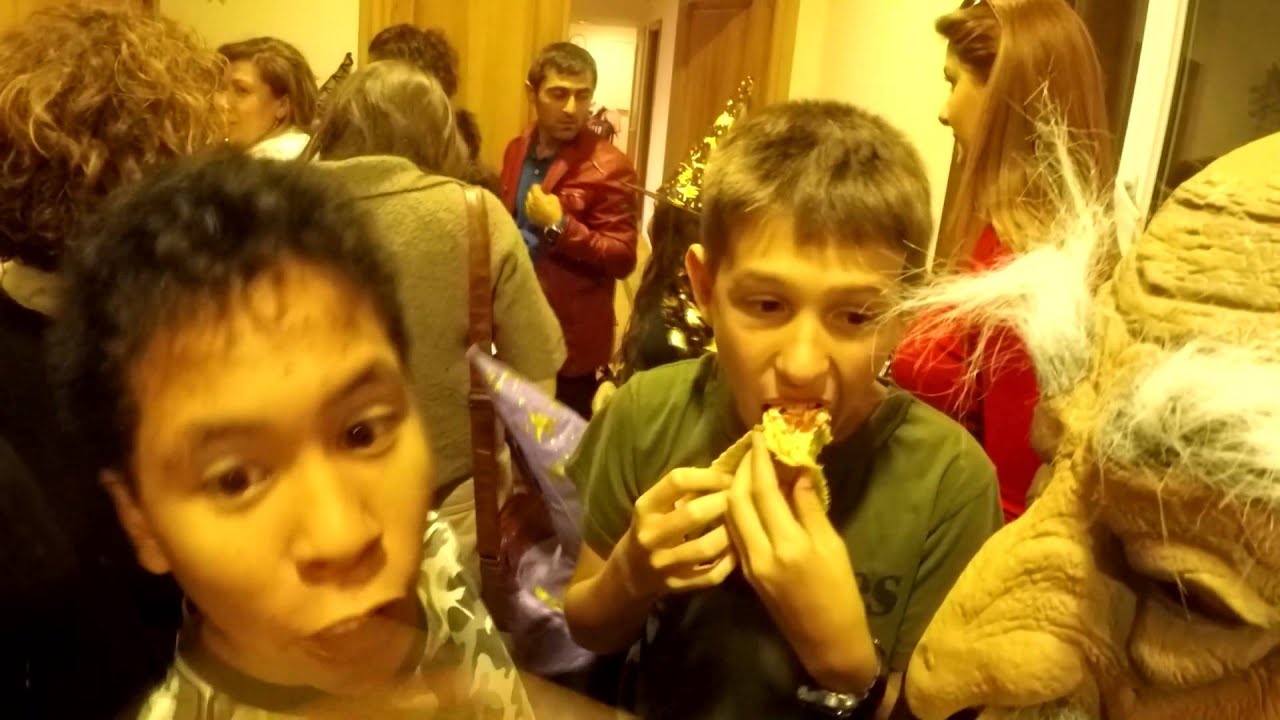 SCREAMING GIRLS! - QSI Fall Festival 2015 - YouTube