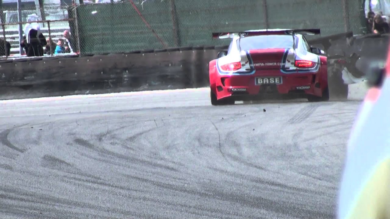 Ford GT crash - YouTube