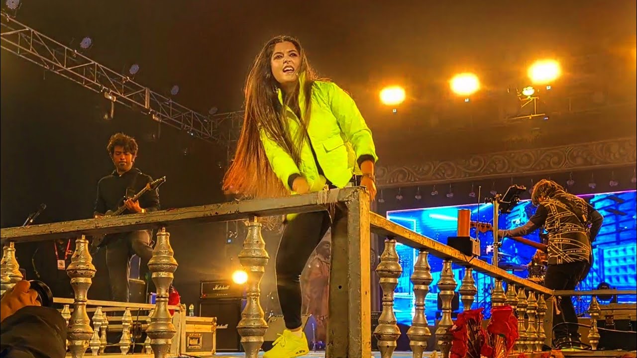 Jagorane Jay Bibhabori | Somlata Acharyya Chowdhary Live Concert - YouTube