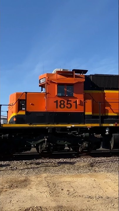 BNSF 1851 and 1833 departing cloquet with a wave! - YouTube