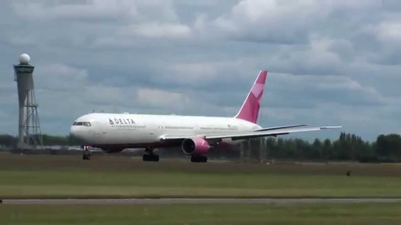 N845MH | Delta Boeing 767-400 (Pink Livery) Takeoff Amsterdam Runway ...