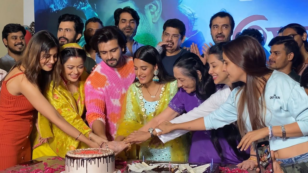 Ajooni Complete 250 Episodes Cake Cutting Celebration On The Set ...
