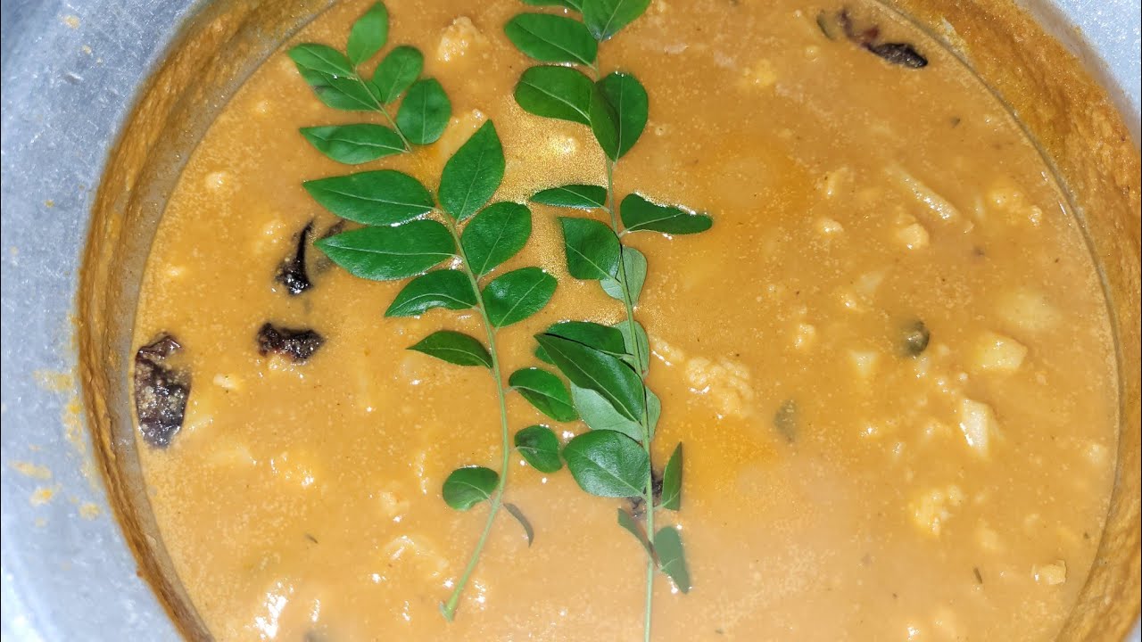 Easy & tasty califlower & potato kulambu/ side dish for idly dosa ...
