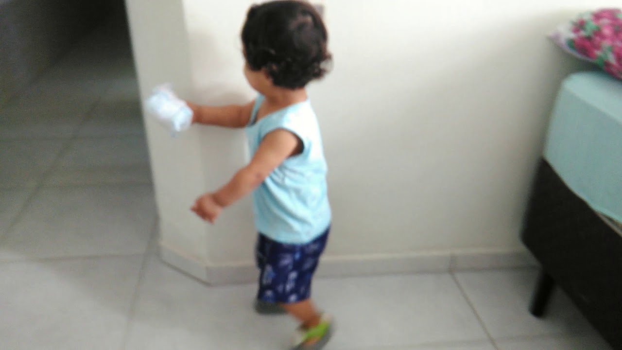 Olha o que ele fez com a fralda suja☺ - YouTube