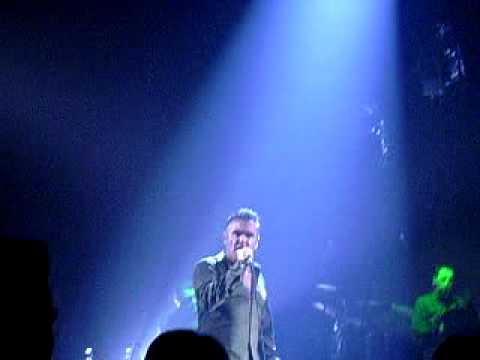 Morrissey - Father Who Must Be Killed (Live) @ Manchester Opera House ...