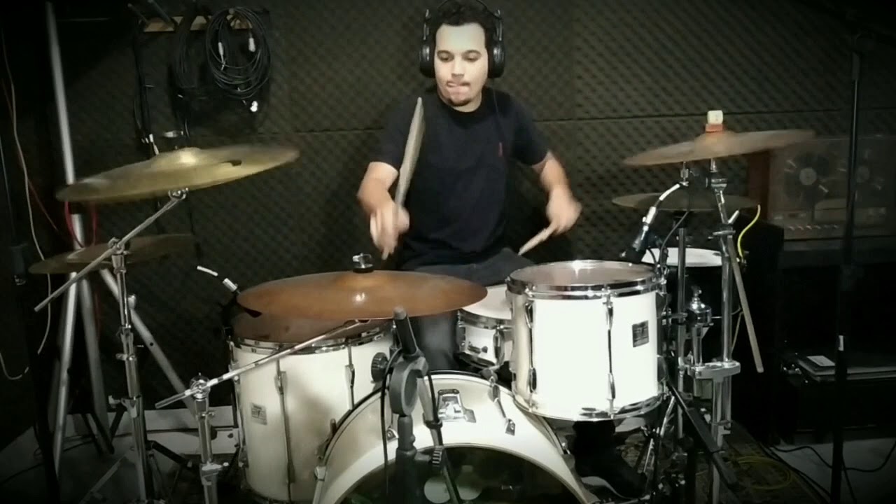 Stuart Santos - Drum Cover - Blink 182 - The Rock Show - YouTube