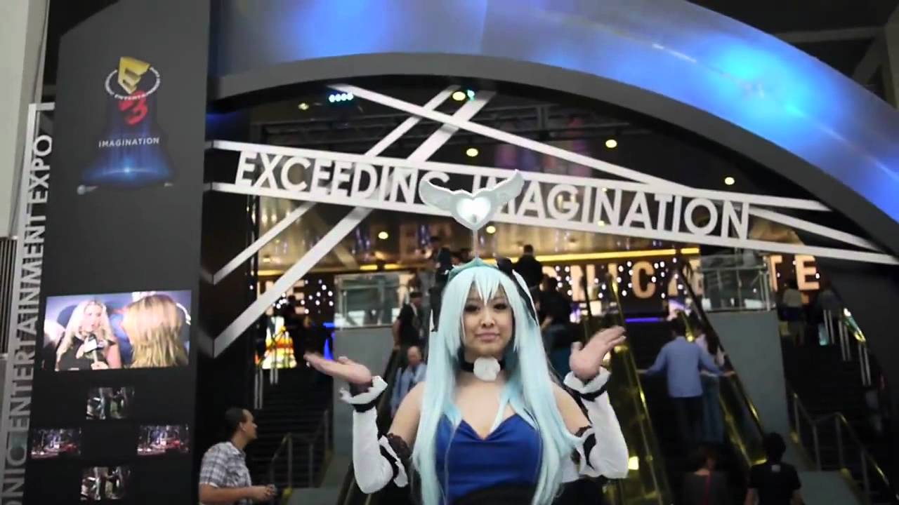 Lucent Heart: Vanessa's cute Goddess Theia cosplay at E3 2011 - YouTube