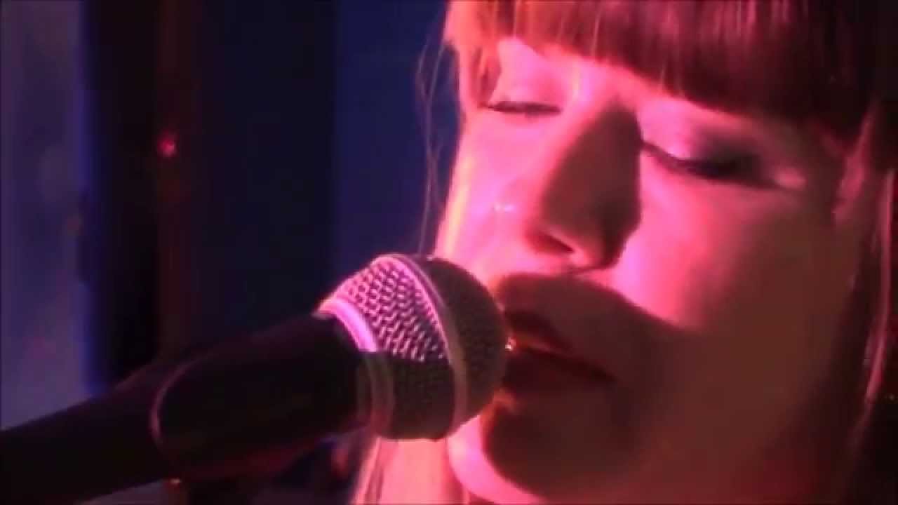 Lucy Kitchen - live folk at Flirt - YouTube