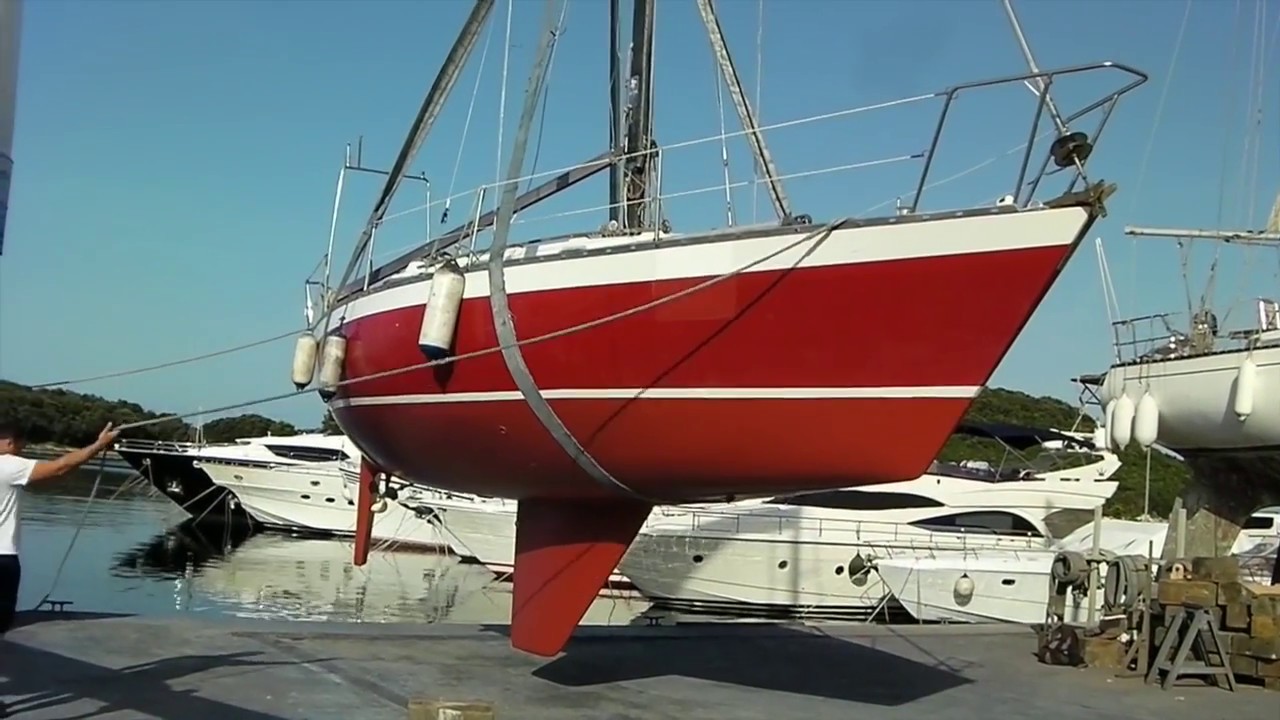 Jedrilica HIR 3 u škveru - YouTube