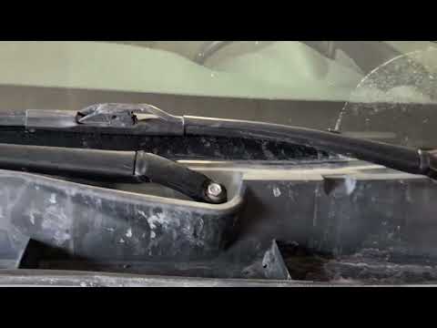 One Windshield Wiper stopped working after snow storm:Diagnose and fix it