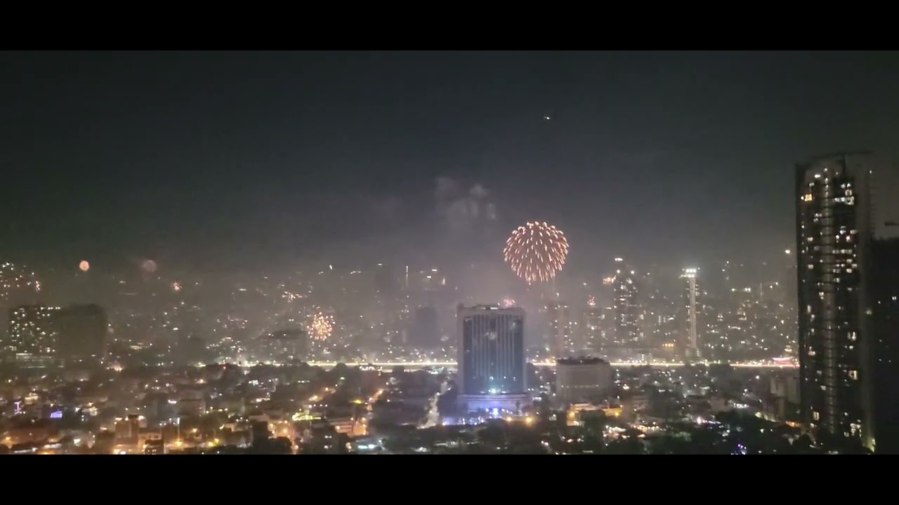 New Year's Day 2024, Midnight in Makati, Manila, Philippines. - YouTube