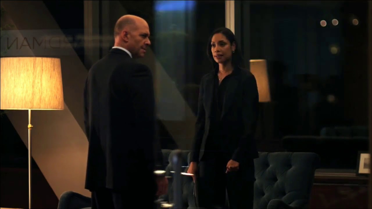 Suits | The Pilot Scene - YouTube