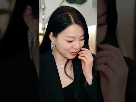 Drunk Poor Guy Kisses Hot CEO—Tycoon System Awakens,Saves Her Bankrupt Company,Changes His Life!
