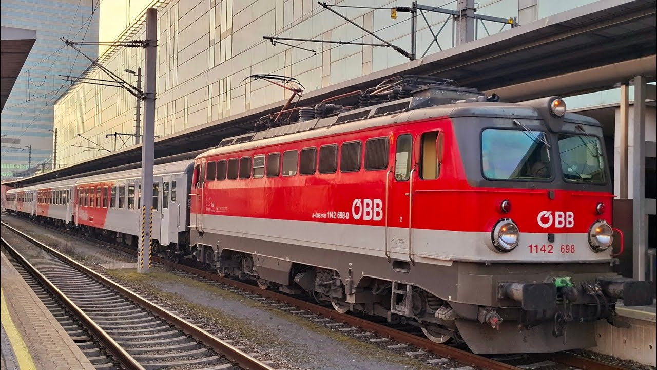 Abfahrt der 1142 698-0 an der S3/R3824 in Linz Hbf am 20.2.2024 - YouTube