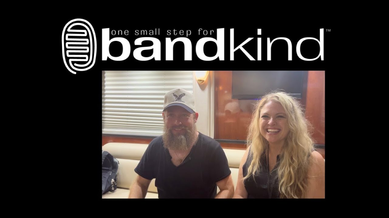 We Are Messengers (frontman Darren Mulligan) at a coffee shop with ...