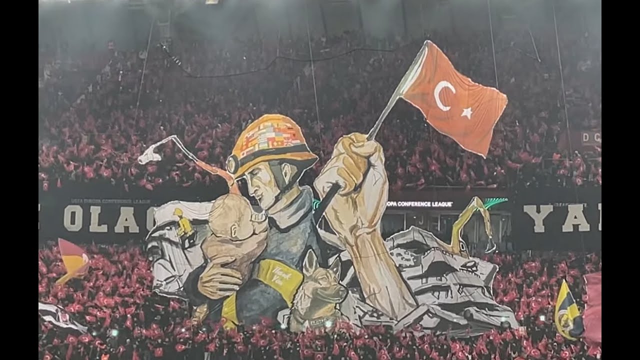 Amazing choreography by Trabzonspor football fans - YouTube